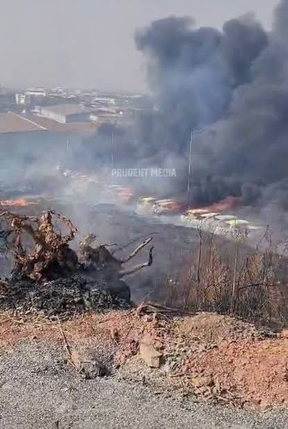 @वेर्णा #गोवा भीषण आग; 30 कार जळून खाक | belgaum news