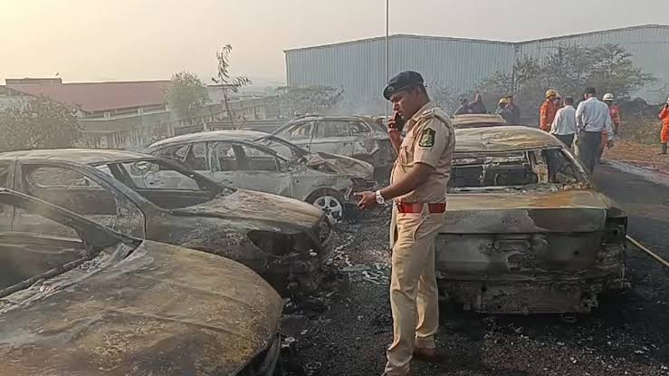@वेर्णा #गोवा भीषण आग; 30 कार जळून खाक | belgaum news